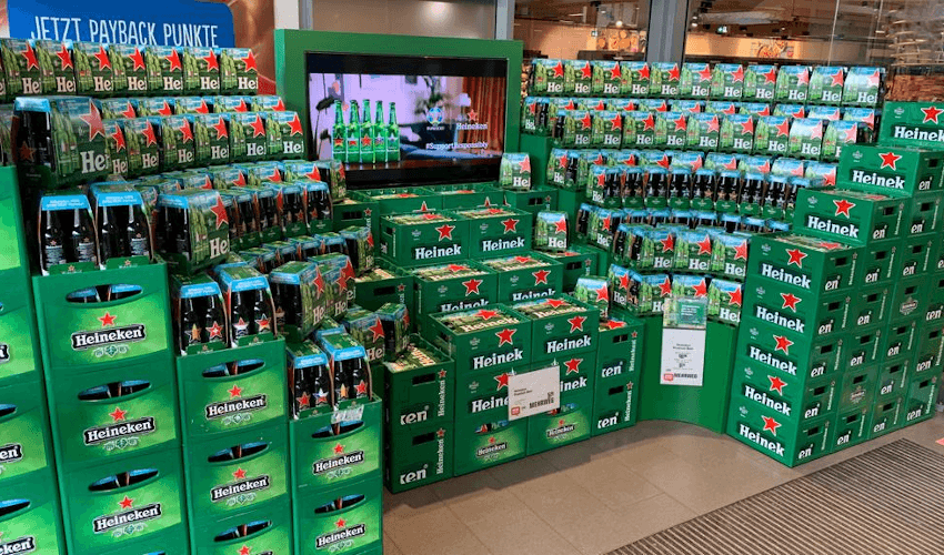 Heineken bringt mit Displays Rivalitäten an den POS - display Magazin