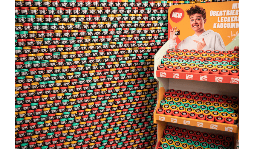 Kaufland sagt Heyyy - display Magazin